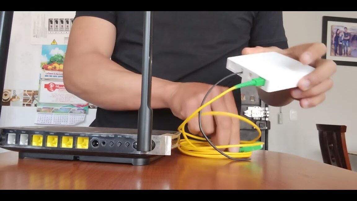 ️Cómo conectar el cable de fibra óptica al router【 ️】ProyectoFactoria
